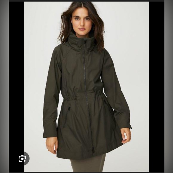 Babaton | Jackets & Coats | The Group Babaton Raindrop Jacket Green ...